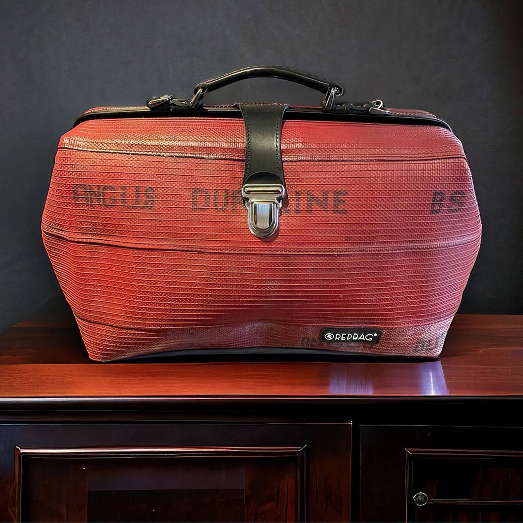 REDBAG Exclusief: Luxe handgemaakte tassen van gerecyclede materialen